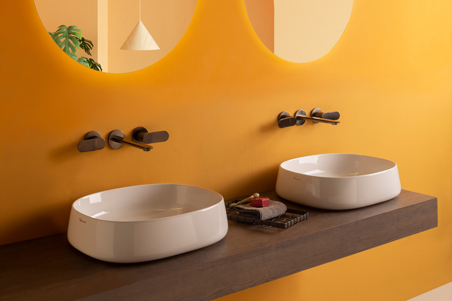 Palazzani: Kitchen and bathroom taps